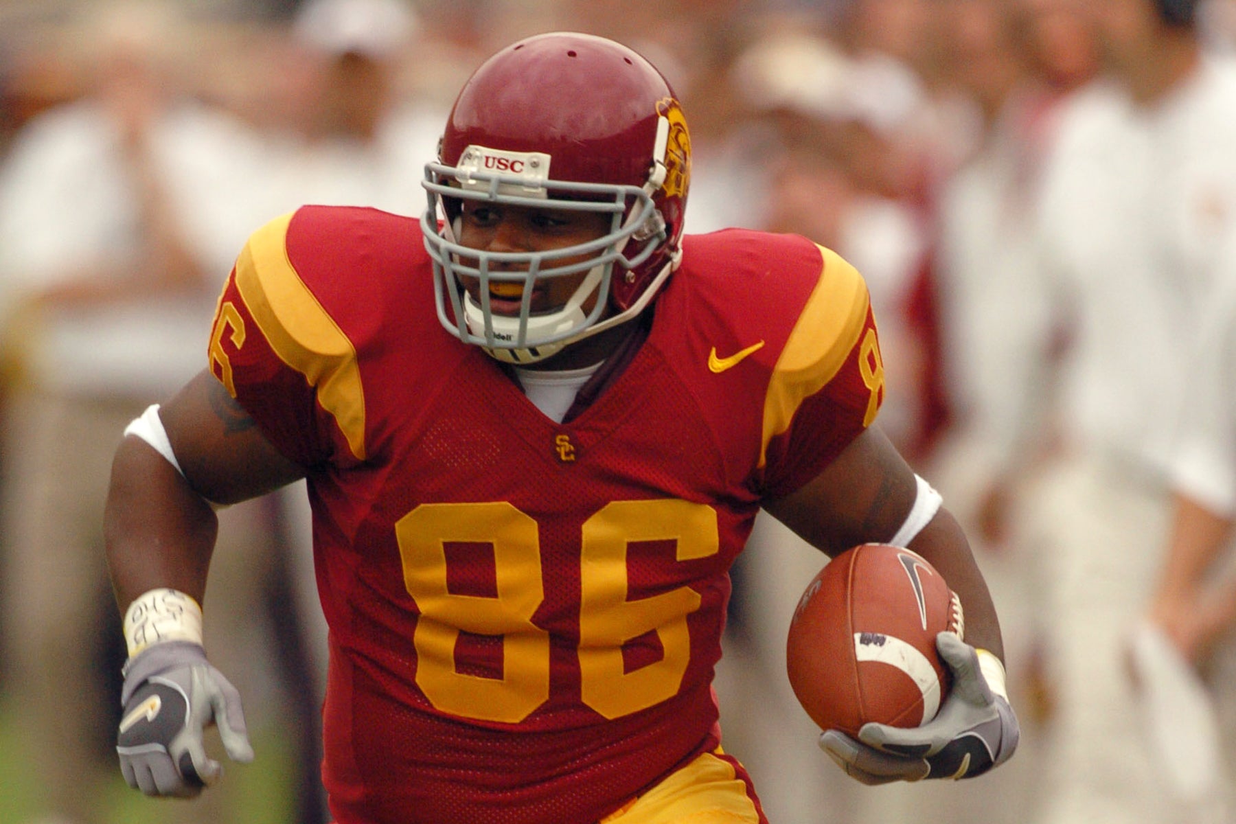 After a football career, Dominique Byrd returns to get his USC degree ...