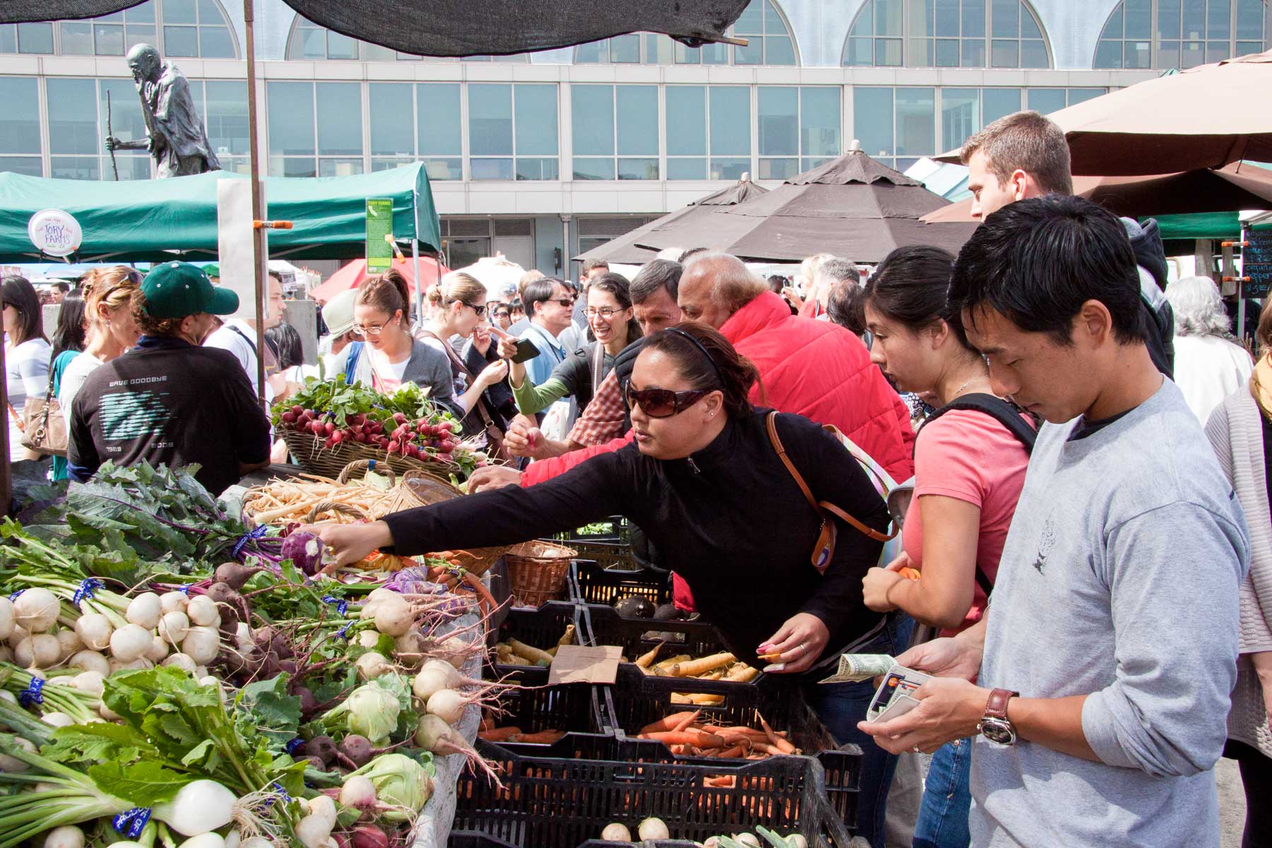 Healthy food incentive program helps low-income families, local farmers ...