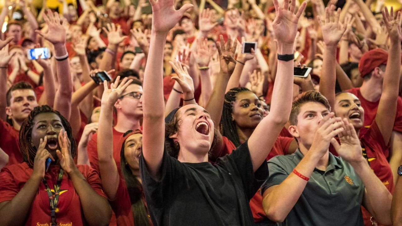 USC’s freshman class sets record: More first-generation students than ...