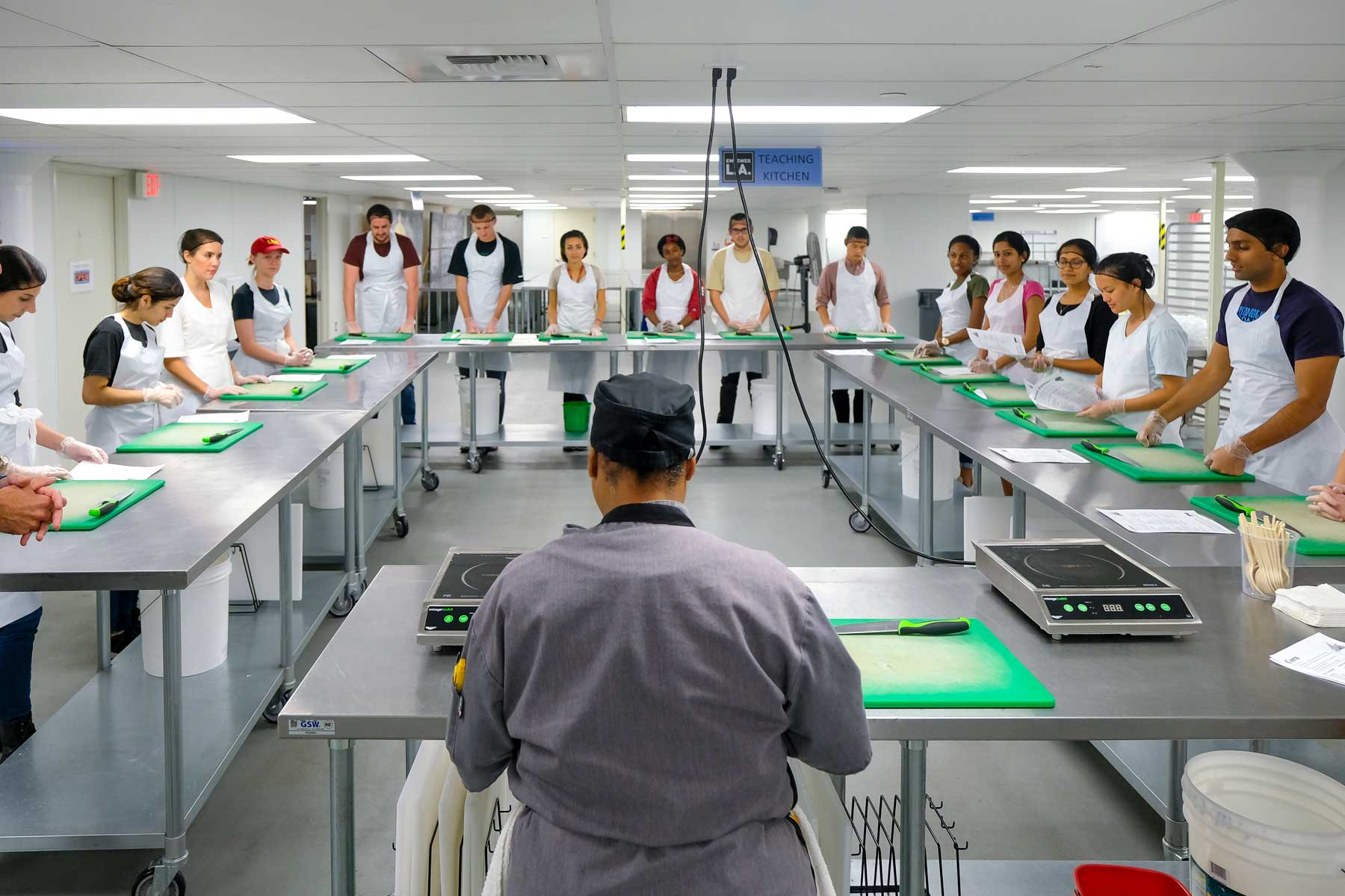USC medical students hit the kitchen to learn nutrition firsthand - USC ...