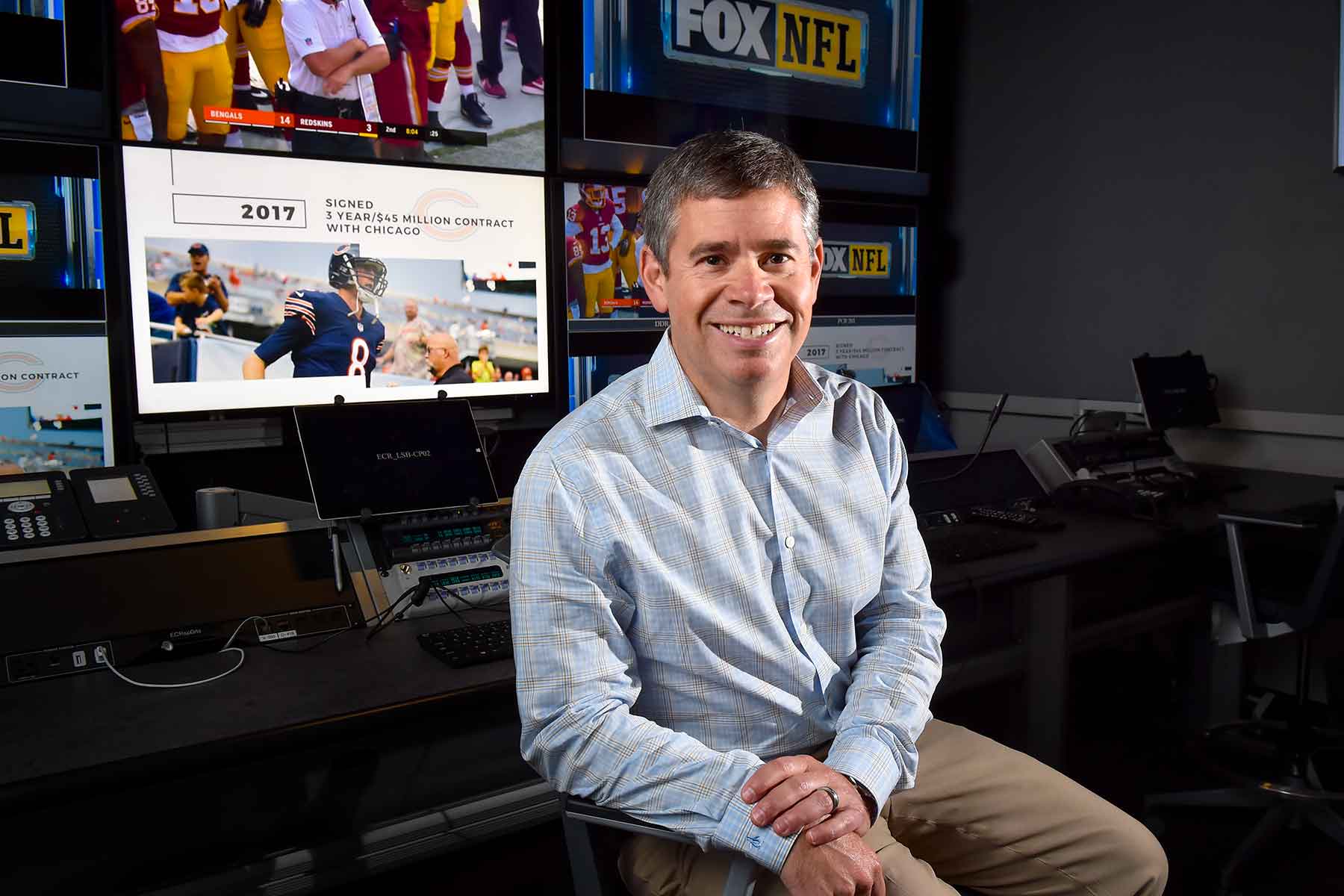 How One Sports Fan Went Behind the Scenes of the NFL - USC Today