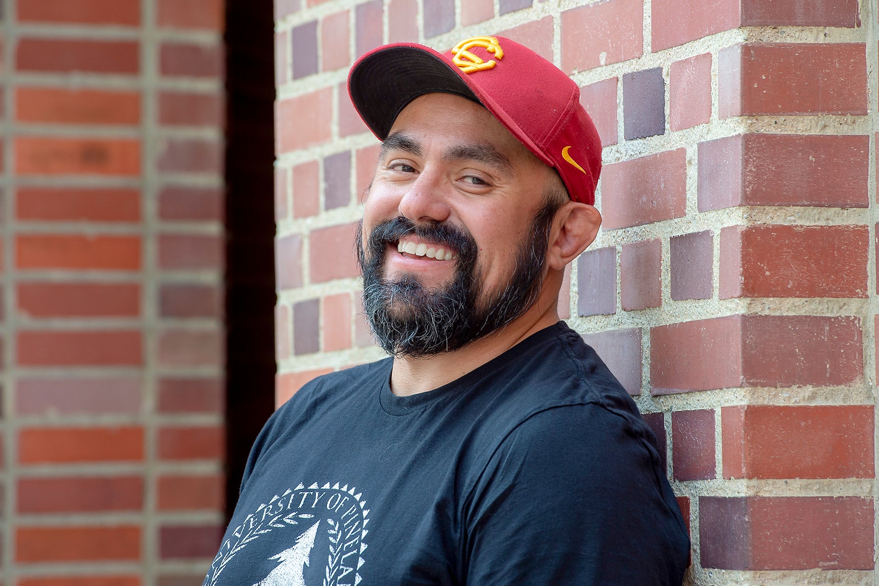 Bridging cultural gulf and a generation gap, Green Beret veteran stands ...