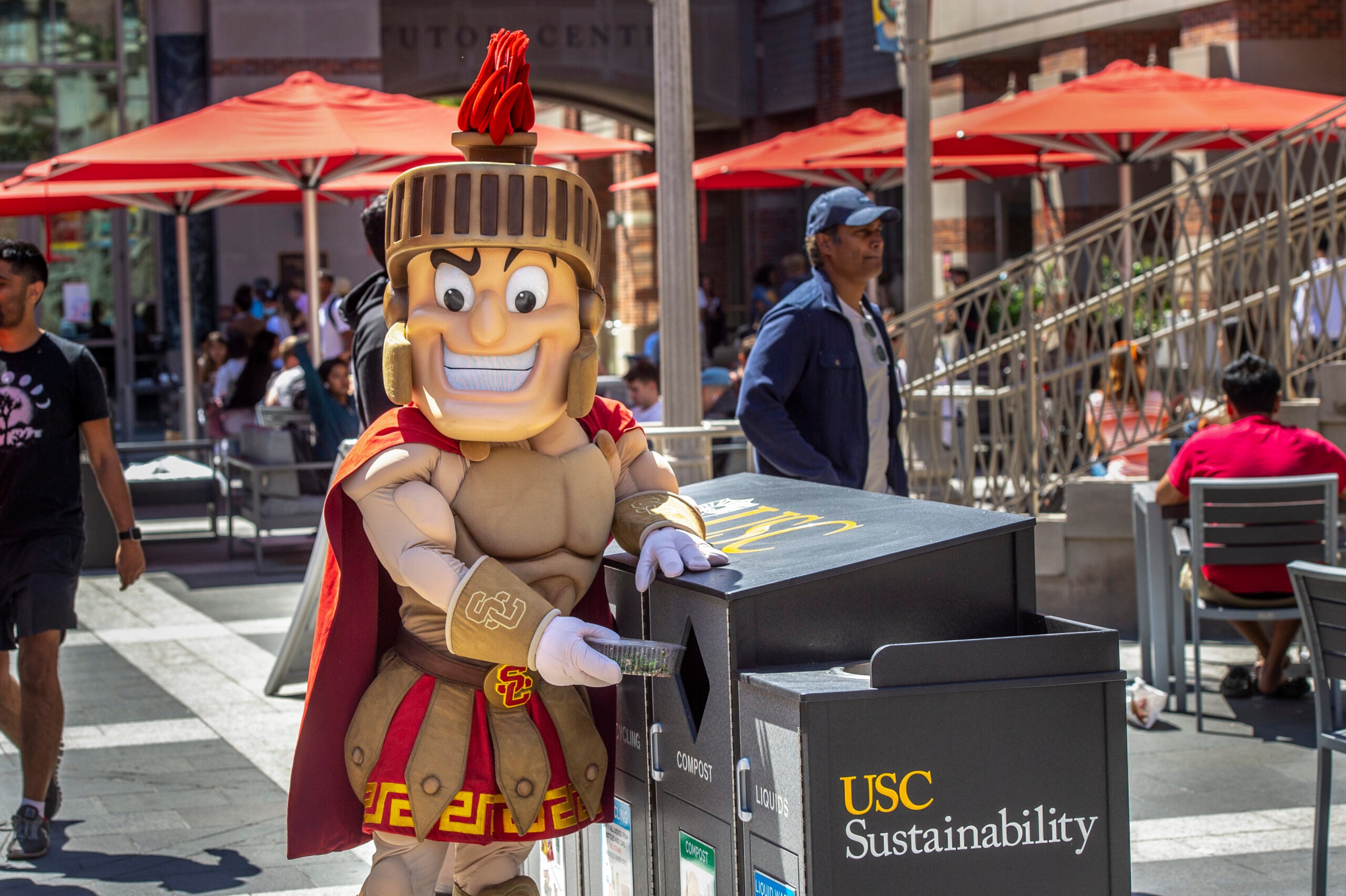 USC sustainability: USC’s unofficial school color? Green — USC News