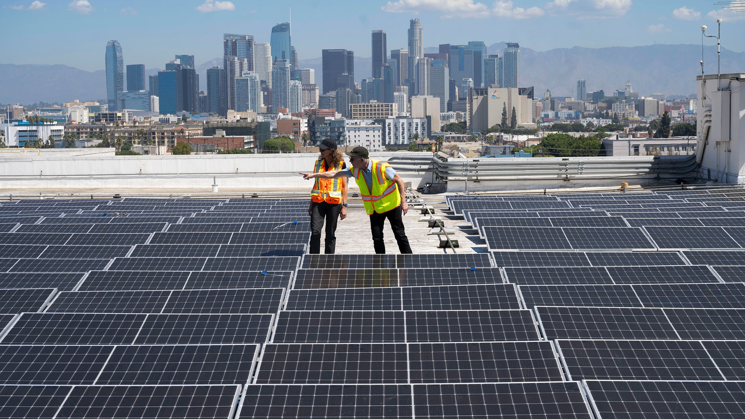 USC’s largest solar installation nears completion — USC News
